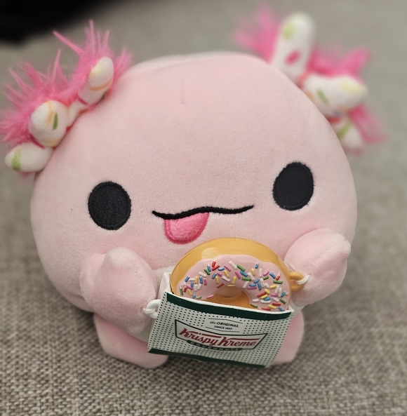 Toys | Zuru Snackles Series 2 Supersized Krispy Kreme Abbie Axolotl ...